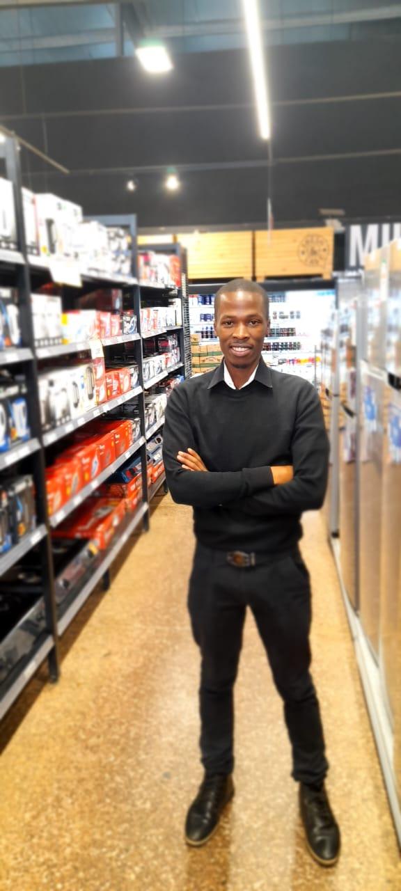 MEET ANTHONY A SALE TRACKER WHO IS A JOURNALIST - The Mt Kenya Times